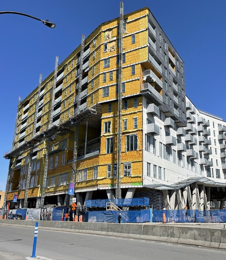 Enveloppe du bâtiment Québec | Isolation commerciale | HIZO